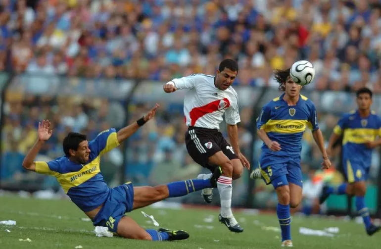 Cumple 18 años de la patada mas famosa del futbol argentino - Diario ...